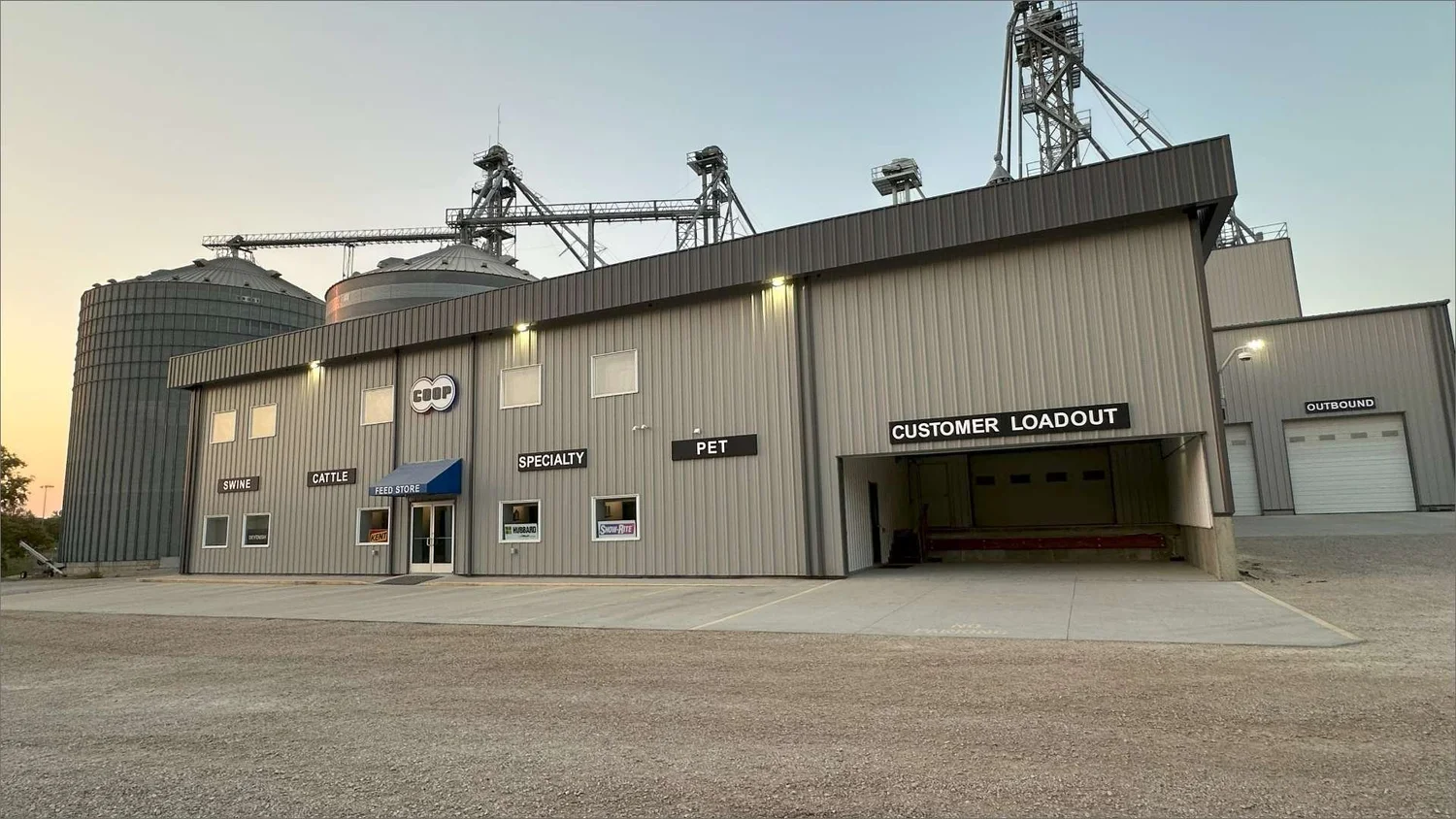 Tipton Store & Feed Mill — Cedar County Co-op