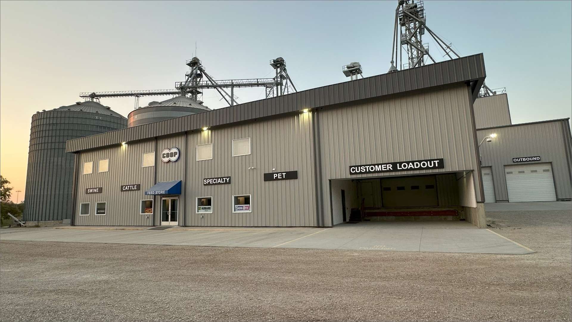 Tipton Store & Feed Mill — Cedar County Co-op