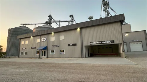 Tipton Store & Feed Mill — Cedar County Co-op