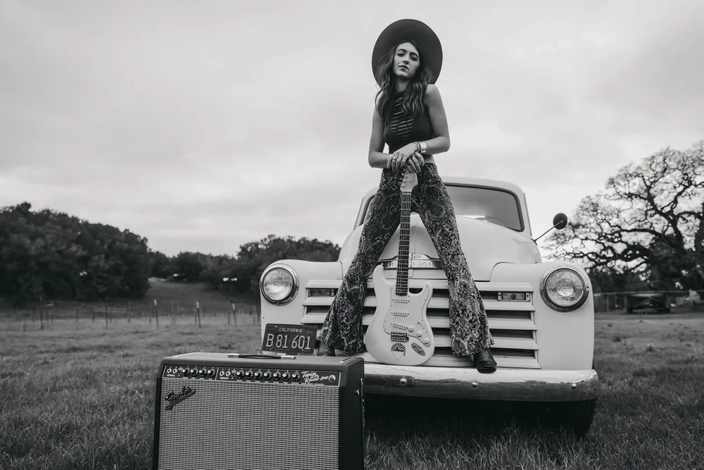 Bella Rayne is a 18 year old guitarist and rising star in the jam ...