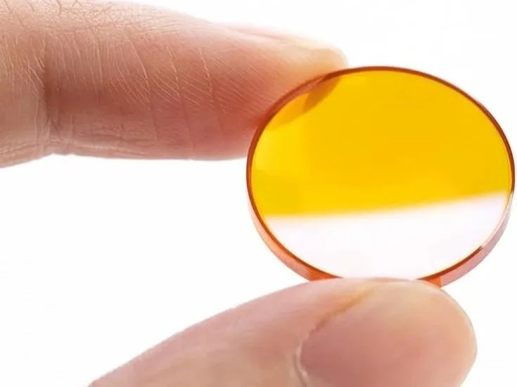 Ultimate CO2 Laser Focal Lens Guide: Cutting vs. Engraving — Focused ...