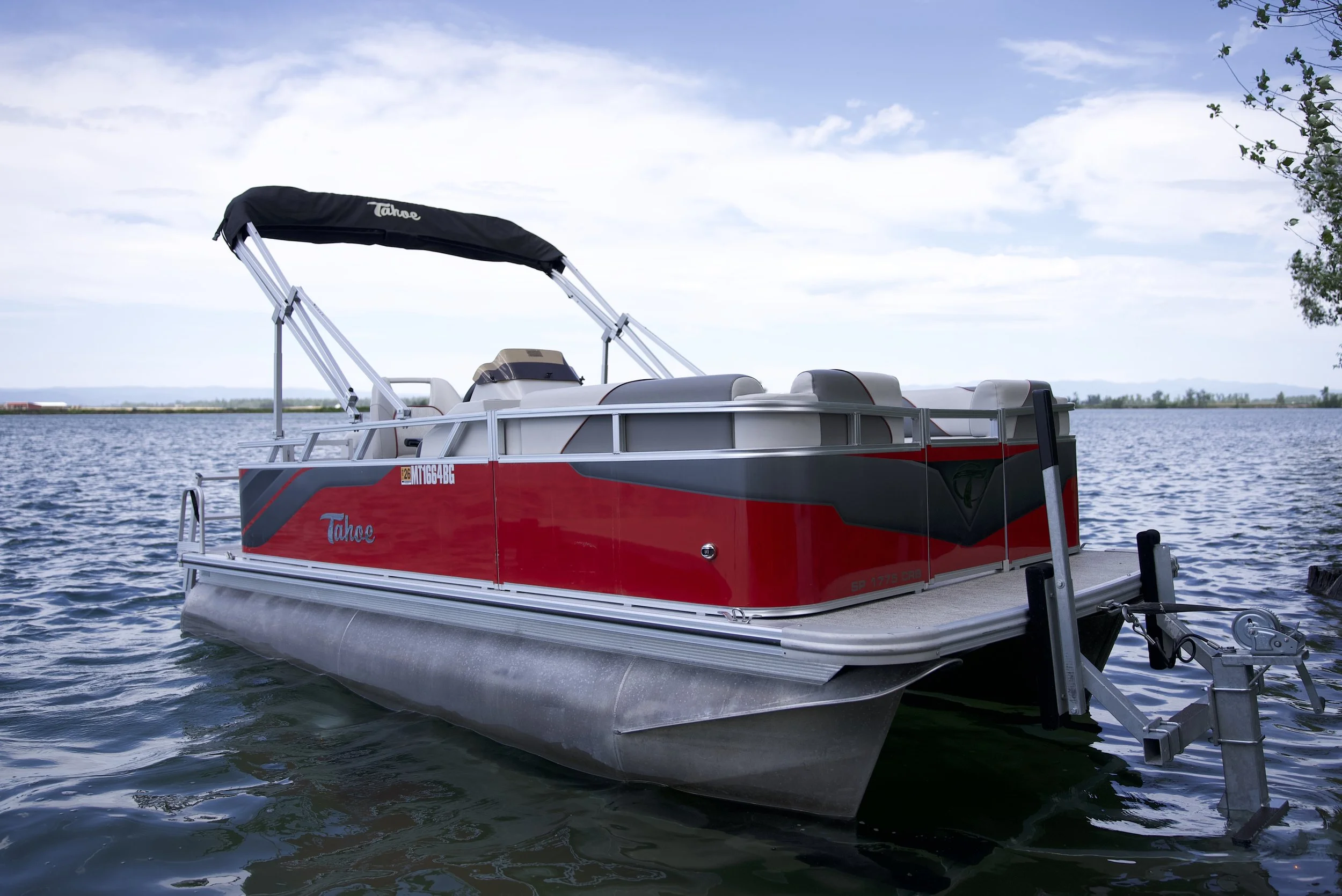 Pontoon Rentals on Flathead Lake | Blue Cat Boat Rentals Bigfork MT ...