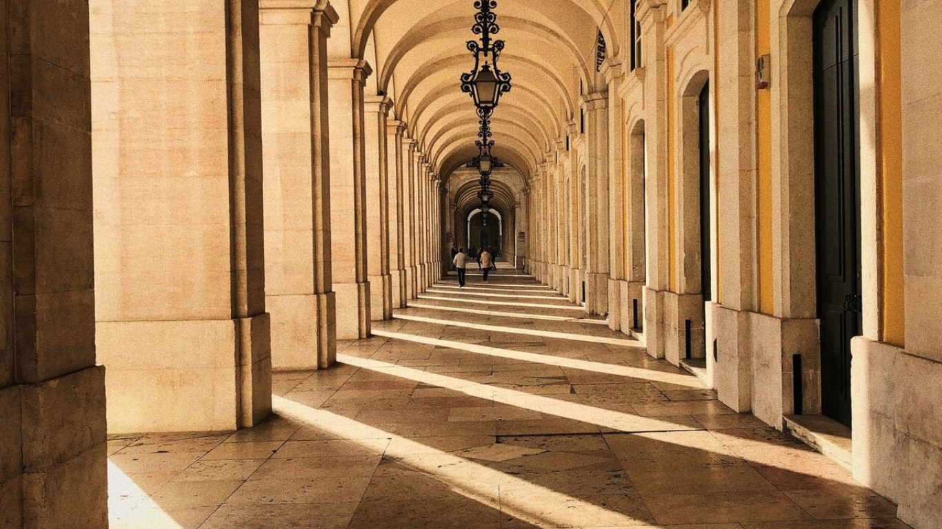 When to Travel: The Complete Guide to Shoulder Season — SAVOUR THE JOURNEY