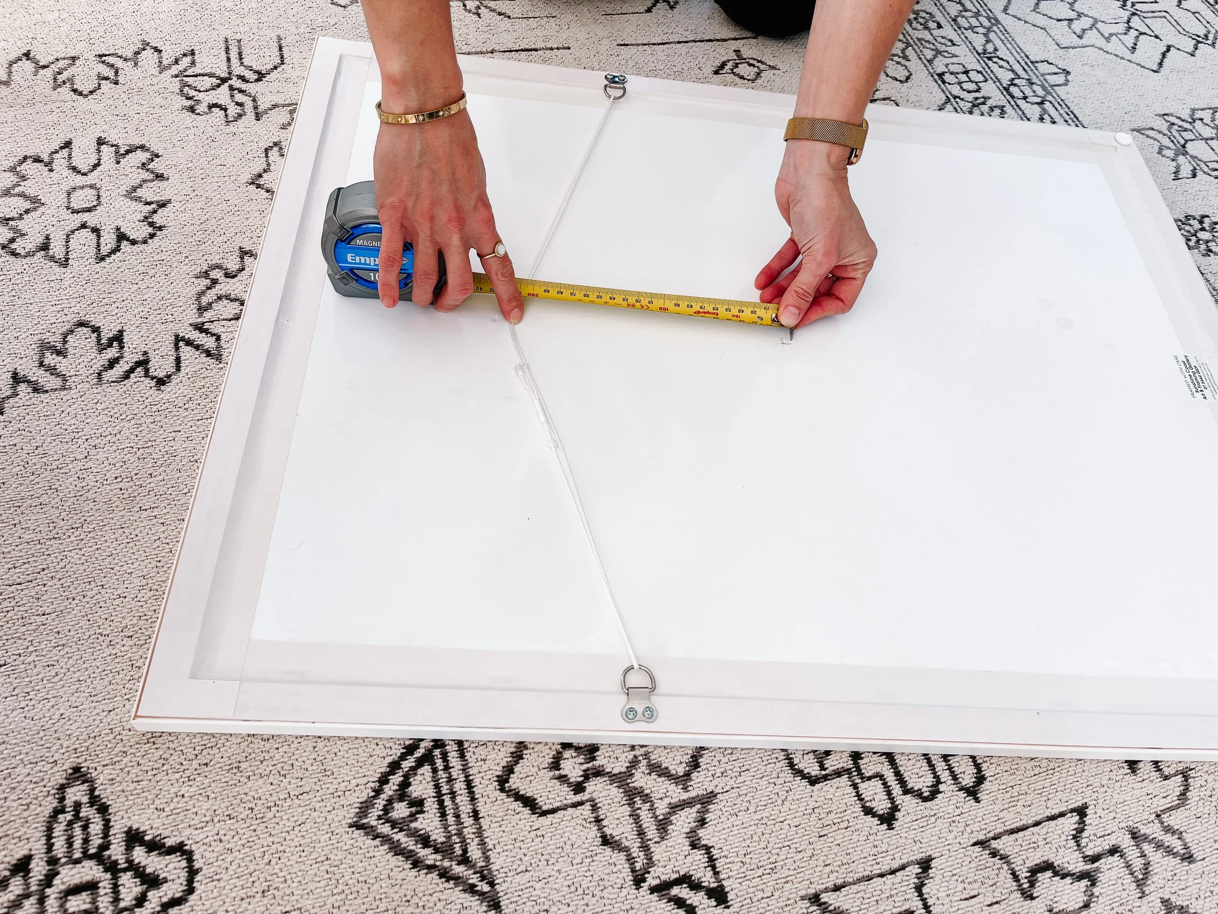 Hanging Wall Art Correctly: Achieving the Perfect Eye-Level Alignment ...