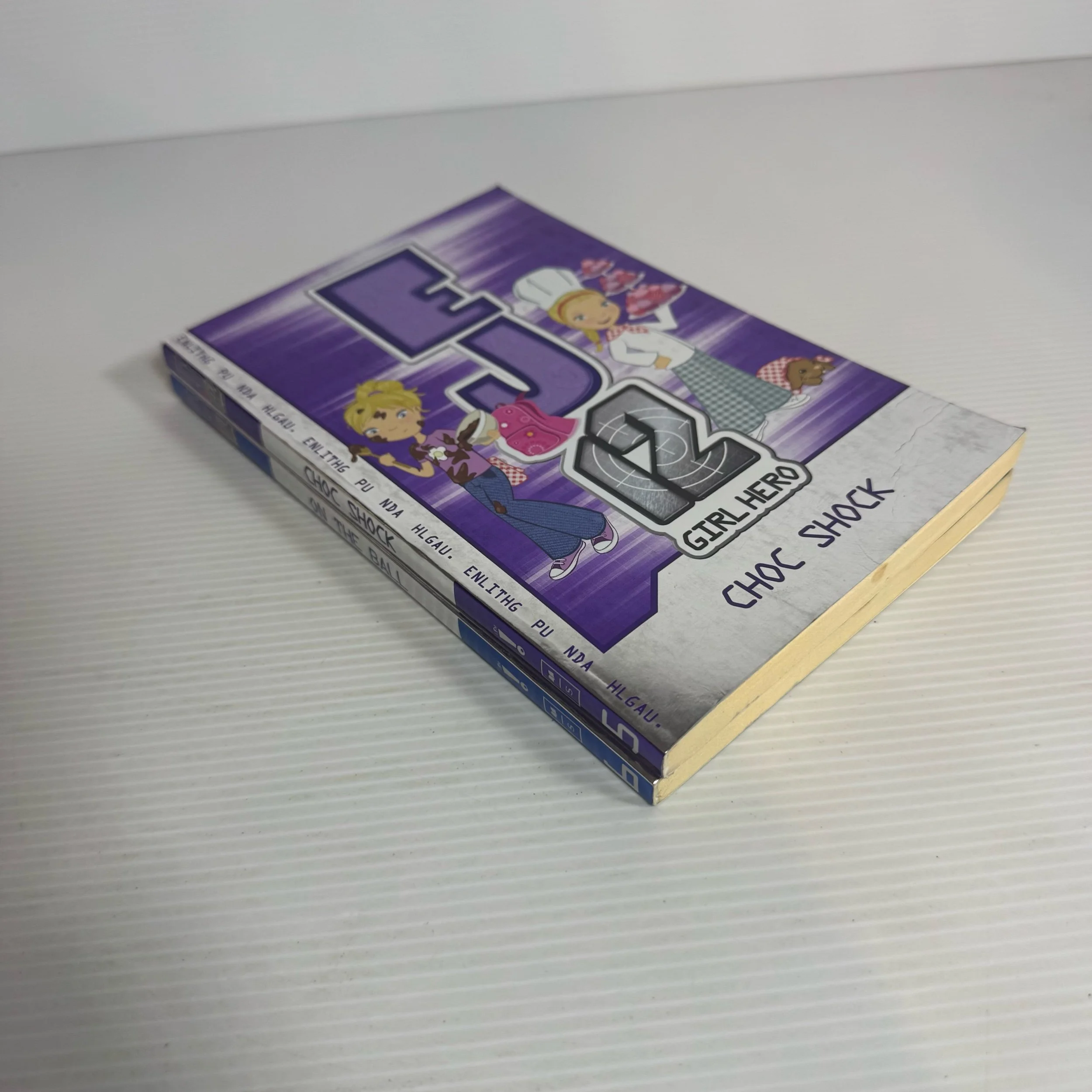 EJ12 Girl Hero Book Bundle x 2 Books : On The Ball & Choc Shock (2322 ...