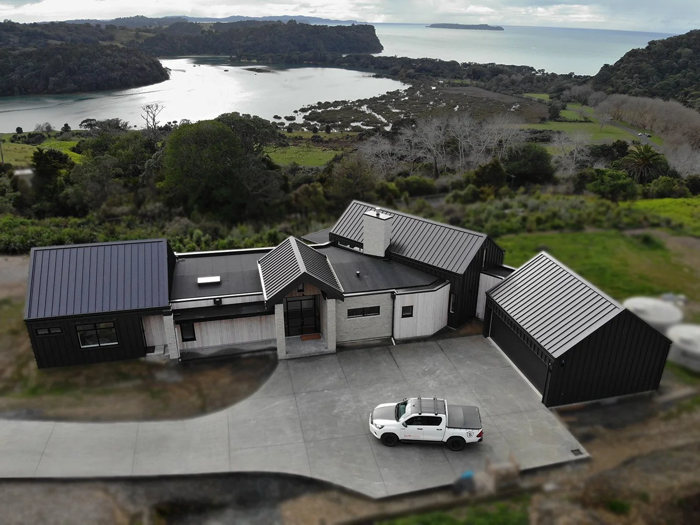 Swift Roofing installs Eurostyle Spanlok 365 to Roofs & Walls on ...