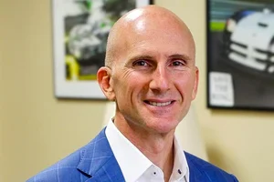 Biography — Ben Keating