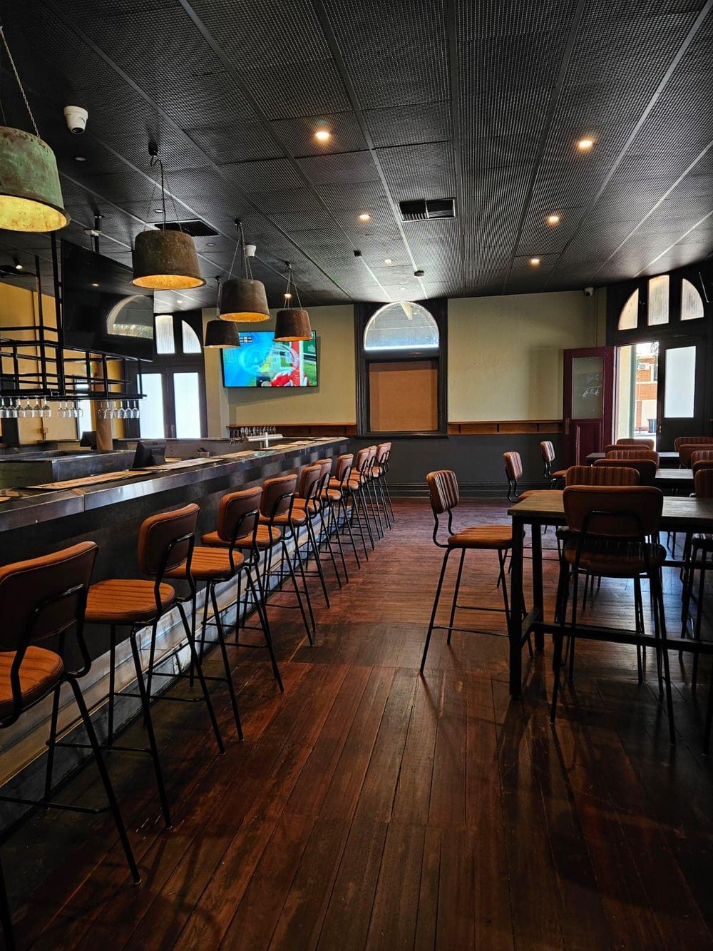 Federal Hotel Kalgoorlie | Historic Pub & Modern Australian Cuisine