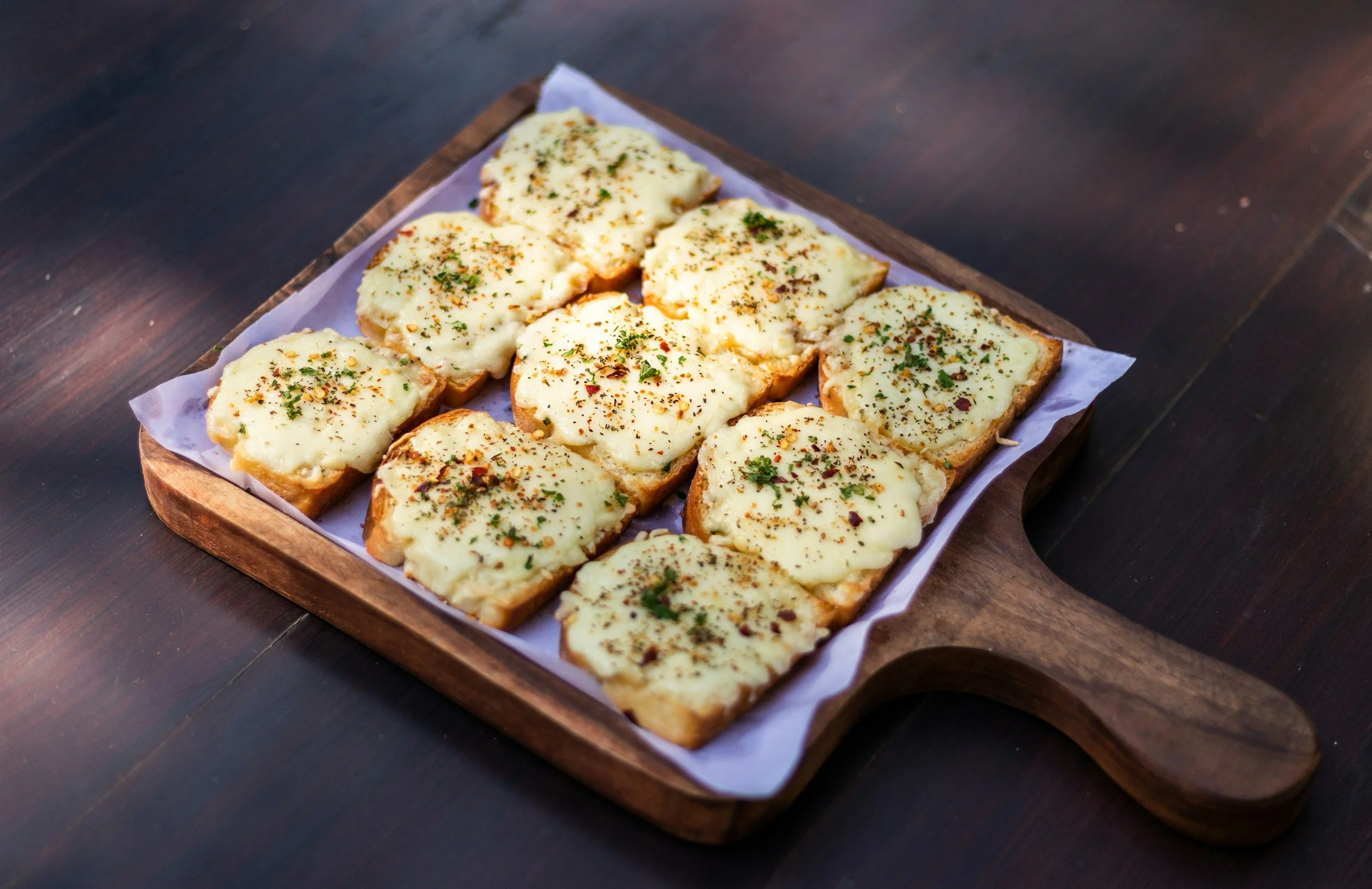 Milwaukee's Best Garlic Bread: 60+ Amazing Spots — North Shore Family ...