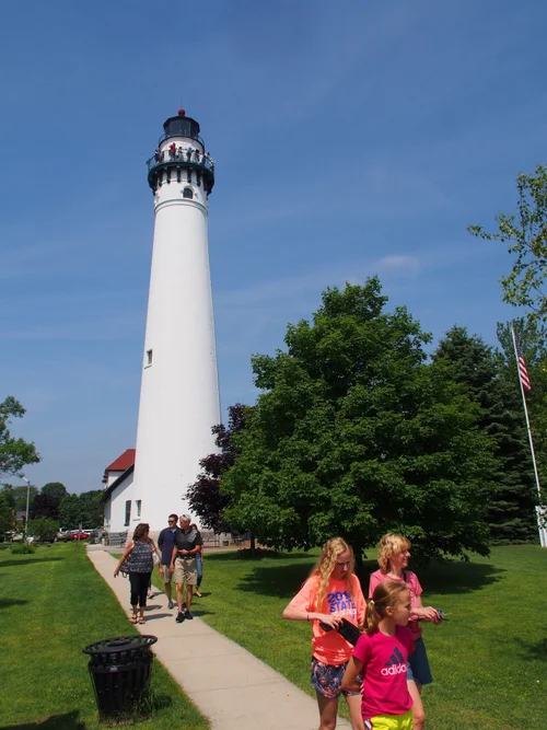 Lighthouse Guide to Milwaukee and Southeastern Wisconsin — North Shore ...