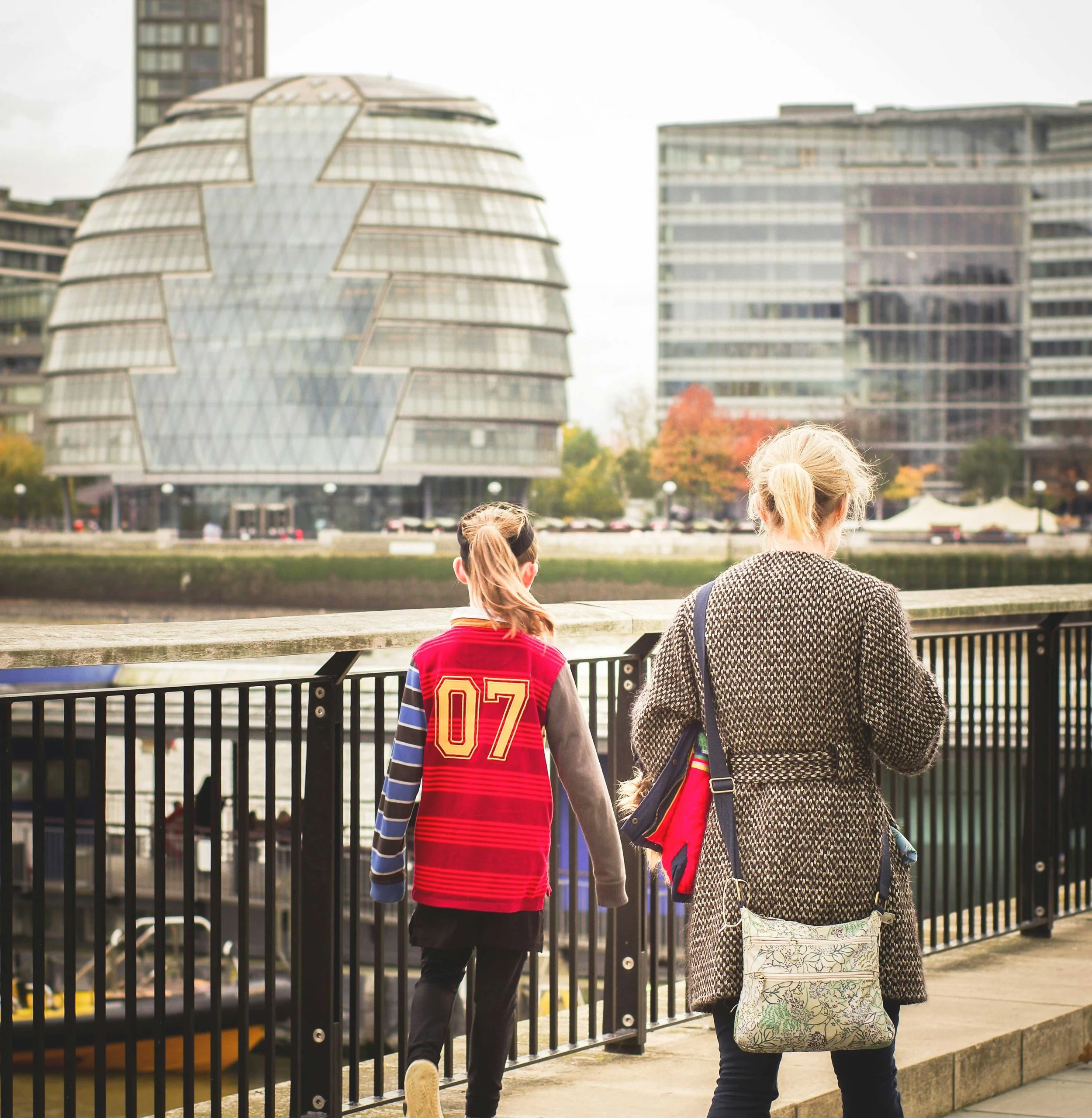 Curiocity Travel Guides