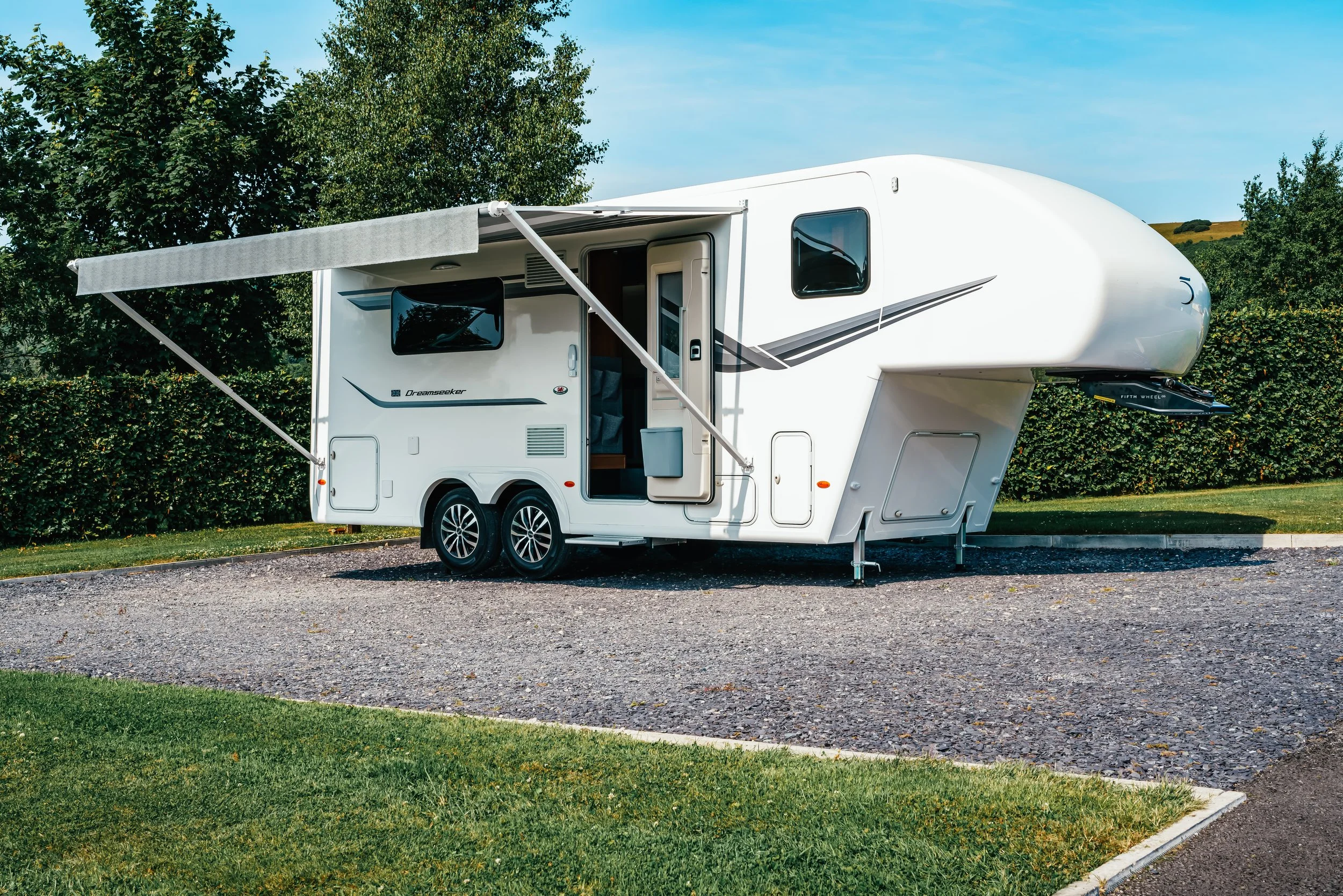 Dreamseeker Fifth Wheel Caravan | Slide-Out Touring Freedom — Fifth ...