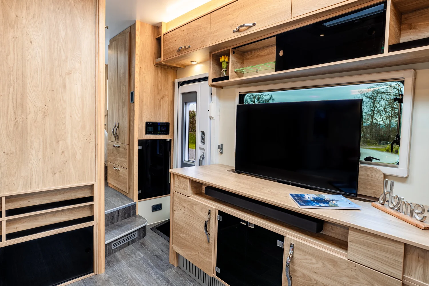 Celtic Rambler Fifth Wheel | Ultimate Luxury Touring Caravan — Fifth ...