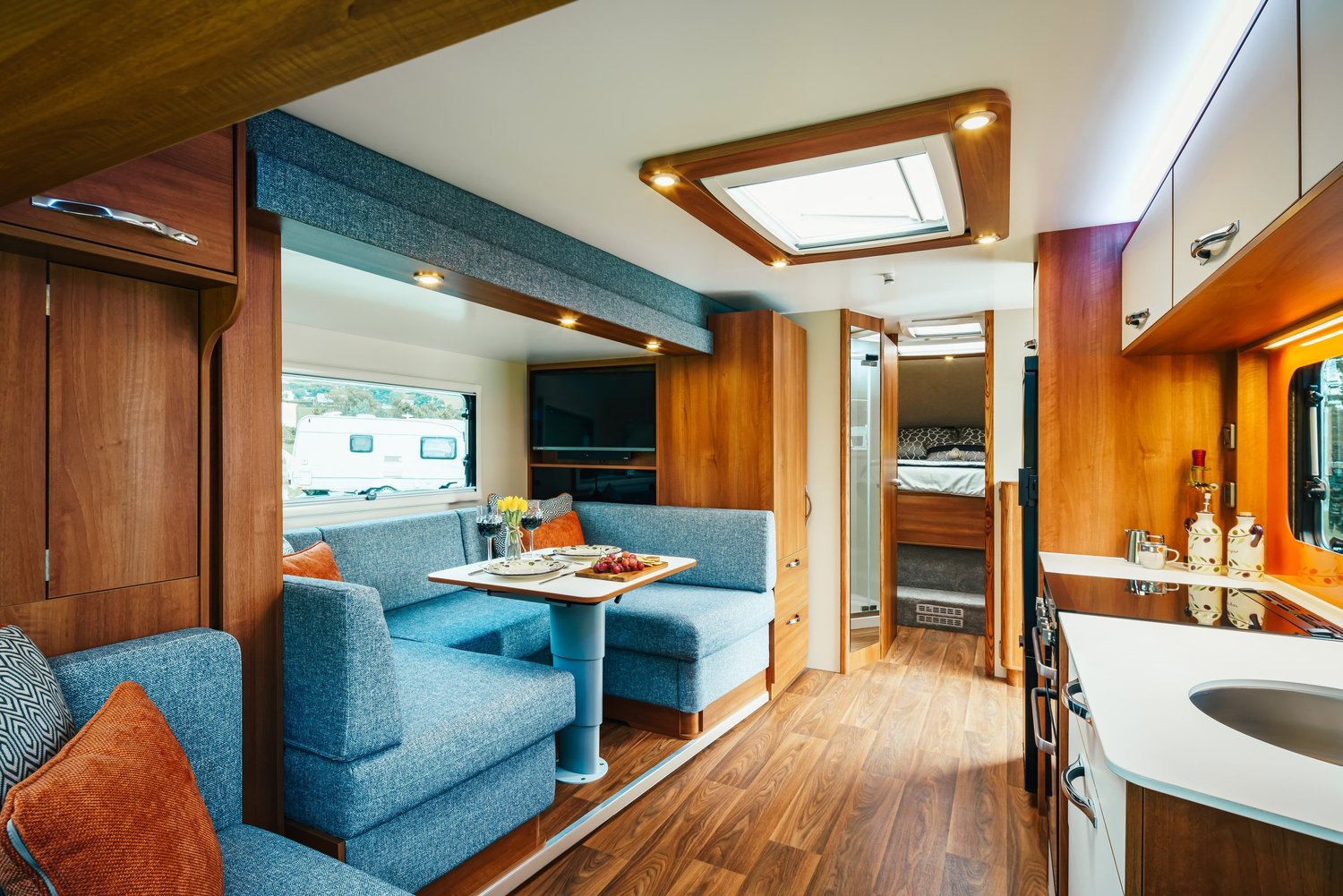 Dreamseeker Fifth Wheel Caravan | Slide-Out Touring Freedom — Fifth ...