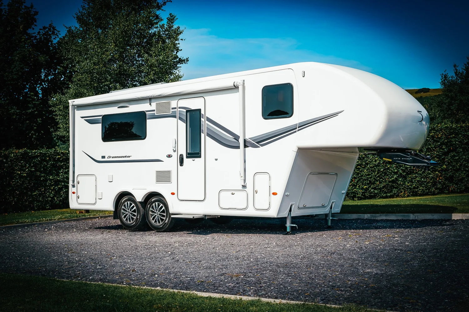 Dreamseeker Fifth Wheel Caravan | Slide-Out Touring Freedom — Fifth ...
