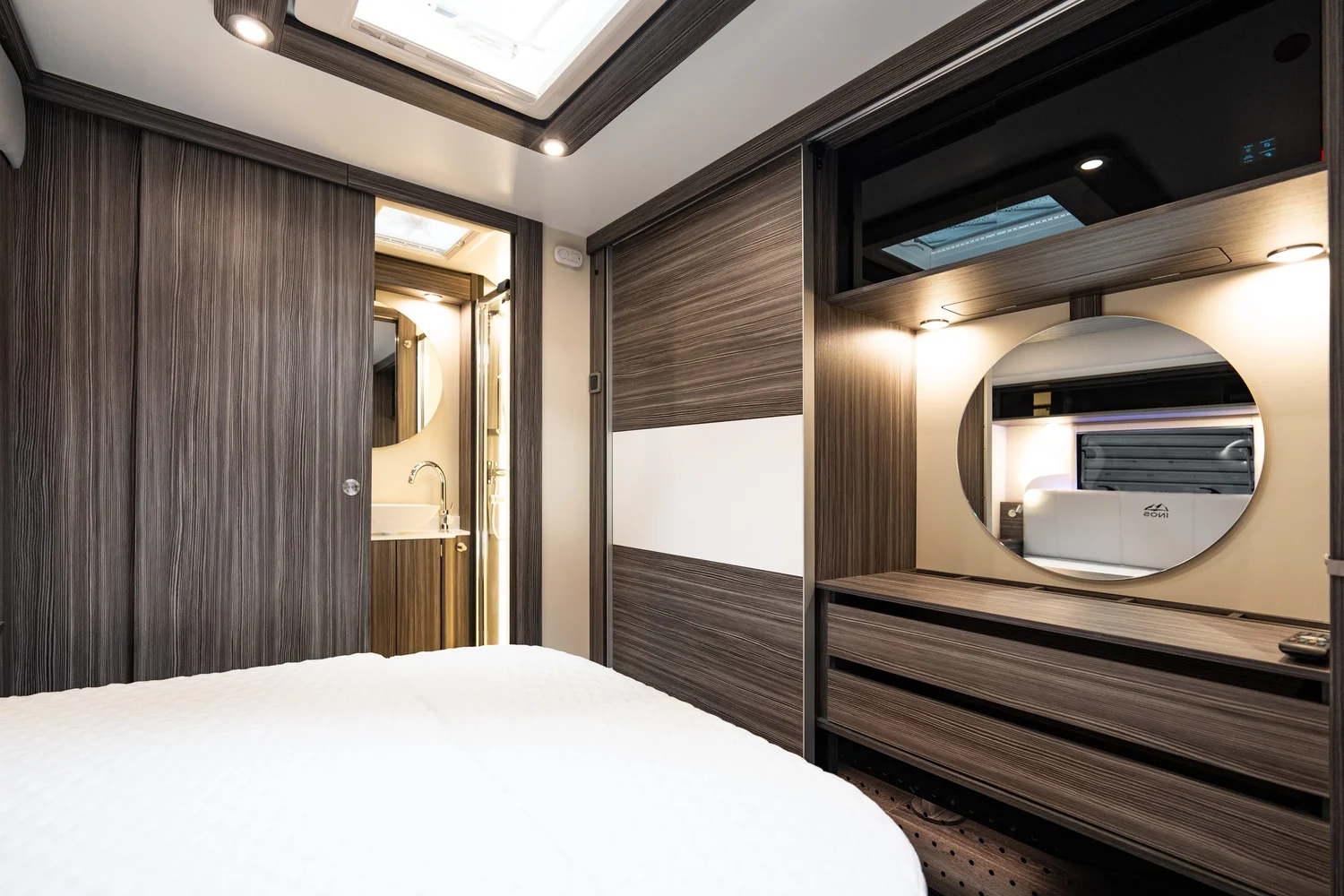 INOS Caravan | The Only UK Caravan with a Slide-Out — Fifth Wheel Company