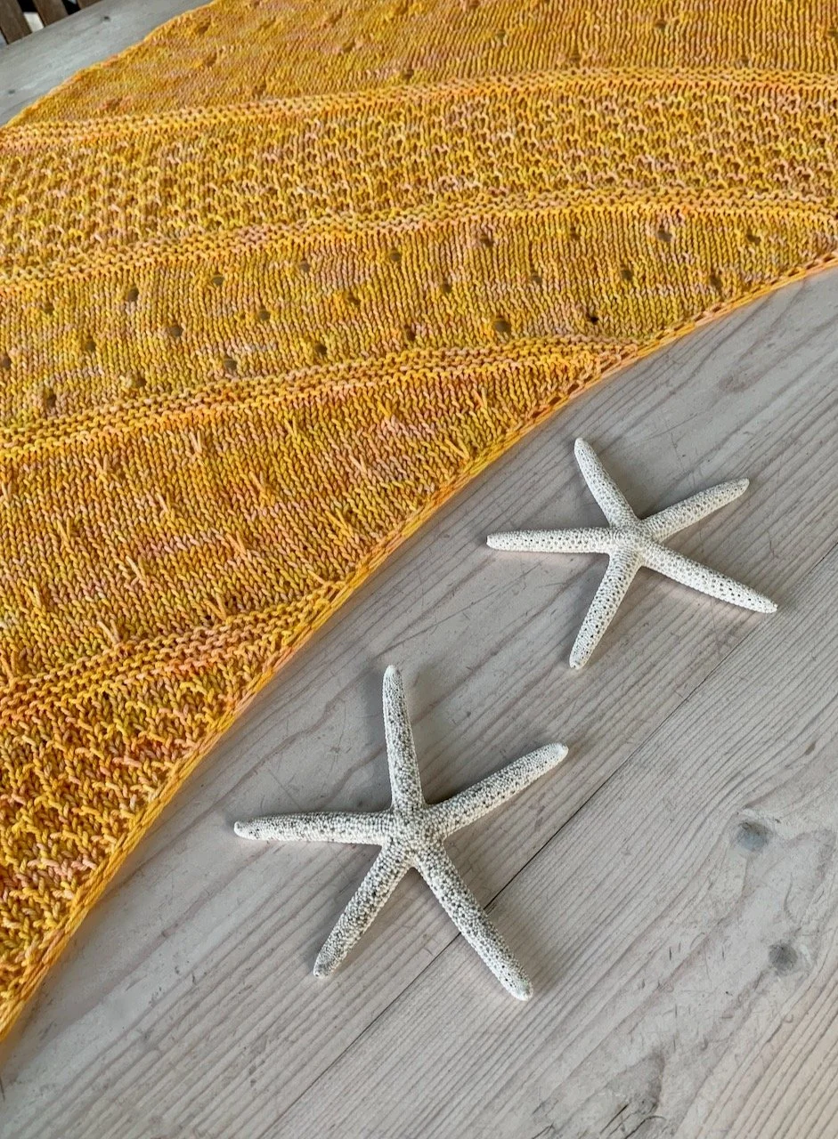An easy beginner DK-weight shawl knitting pattern with a beach theme ...