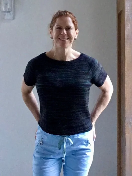 Beginner-friendly short-sleeved sweater knitting pattern using aran ...
