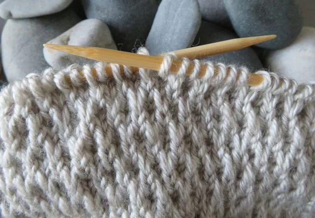 Goose Mittens bulky yarn knitting pattern - cute gift for kids, teens ...