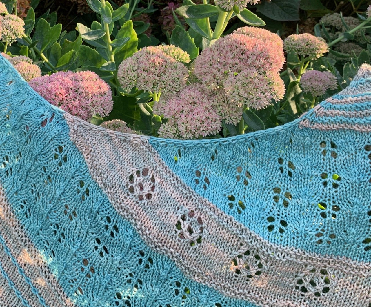An easy beginner DK-weight shawl knitting pattern with a beach theme ...