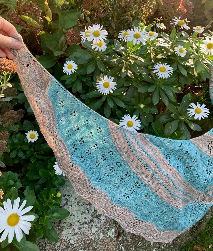 An easy beginner DK-weight shawl knitting pattern with a beach theme ...