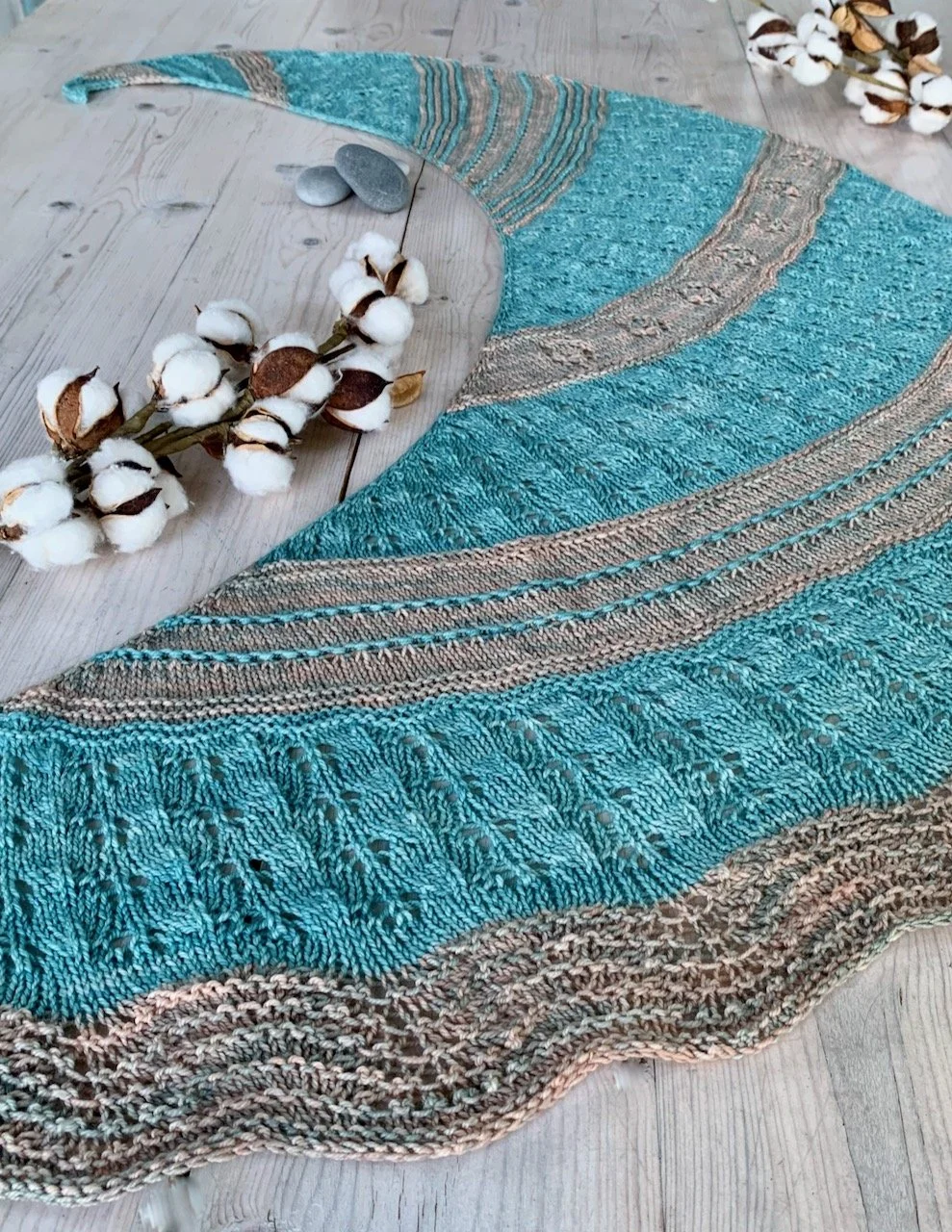An easy beginner DK-weight shawl knitting pattern with a beach theme ...