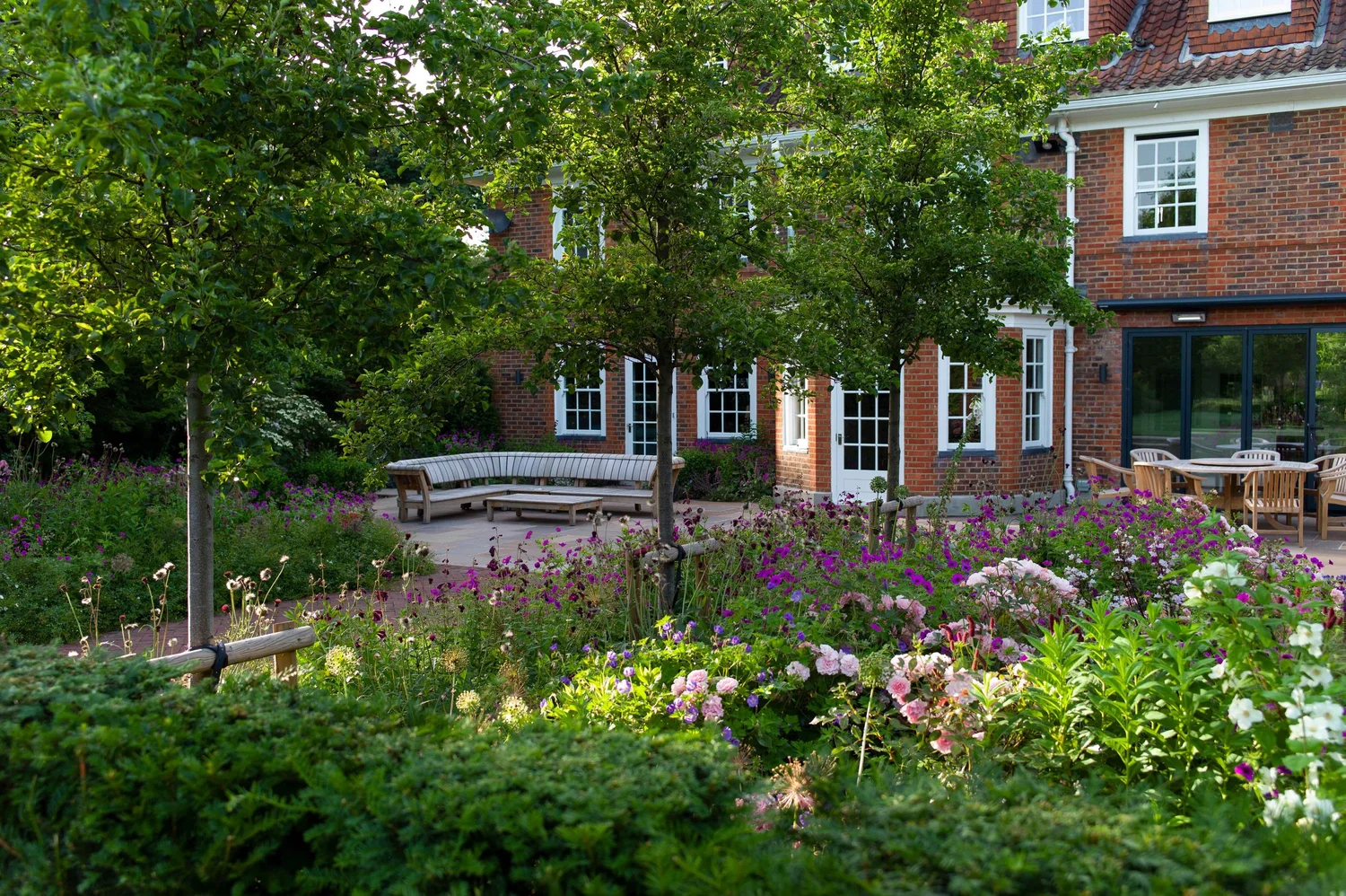 Designs for all Seasons | Bespoke, Seasonal & Year-Round Gardens