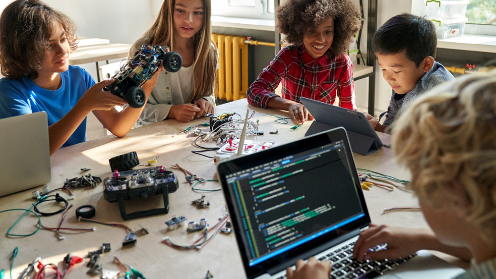 How AI Supports Group Learning in Homeschooling for Engaged Education ...