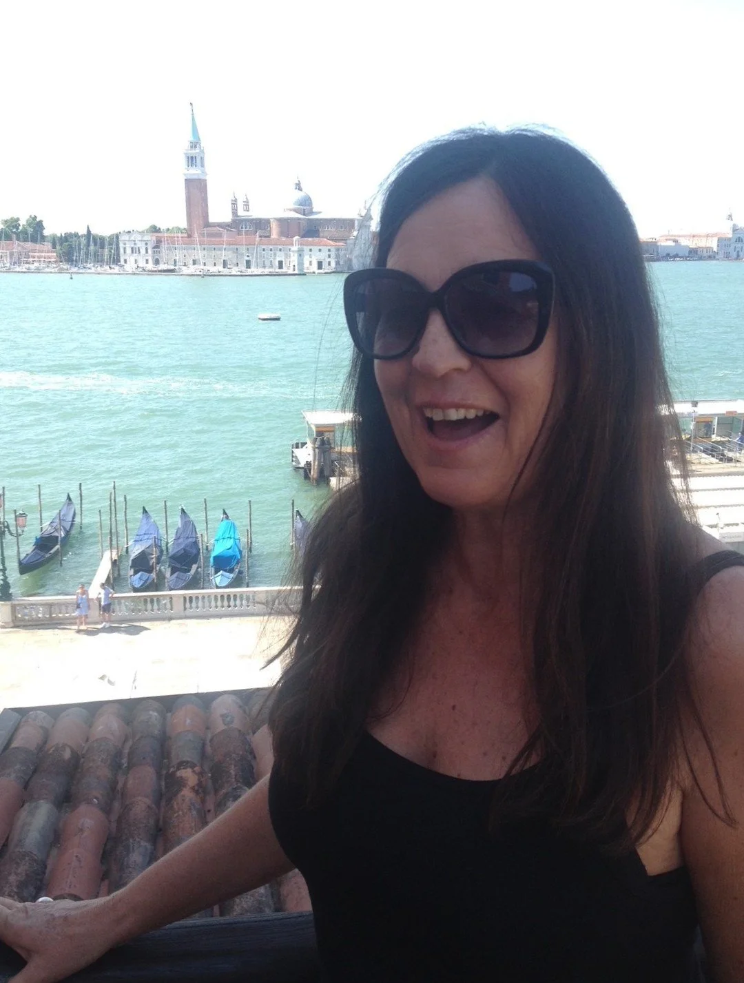 Writer, manuscript assessor, speaker — Nina Vini Nola — with dark eyes ...