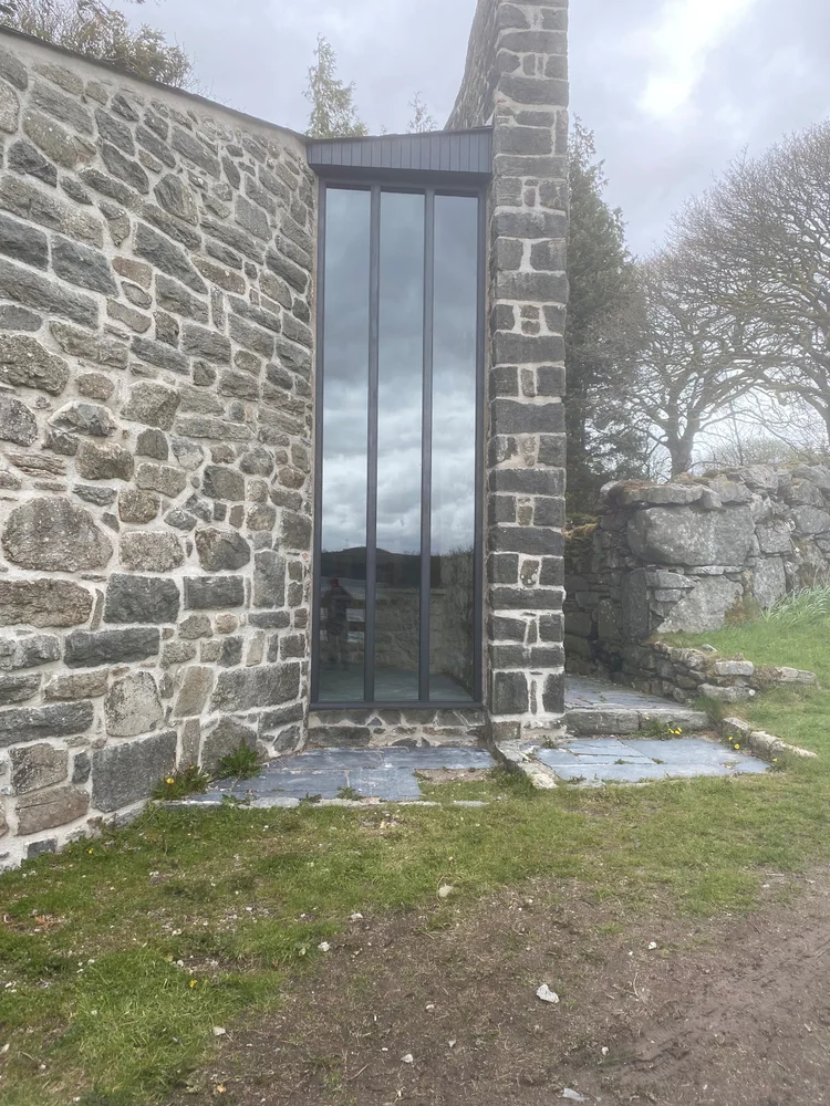 Capel Celyn — Phillips & Curry