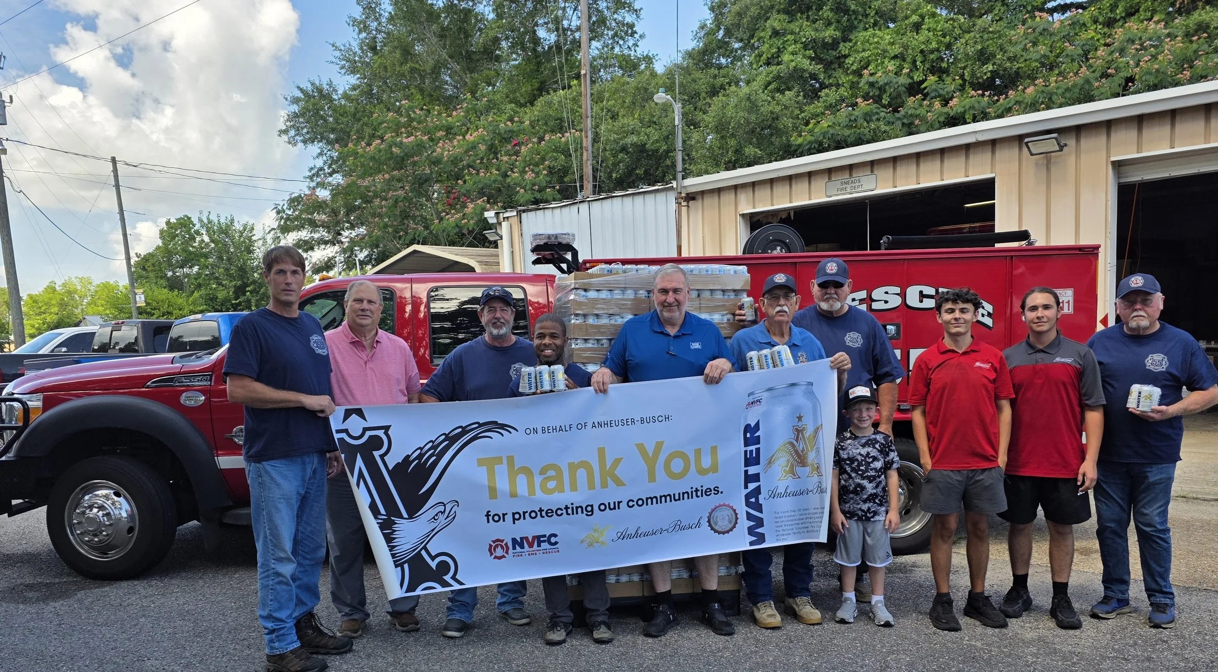 Sneads VFD receives water donation from Anheuser-Busch/Lewis Bear Co ...