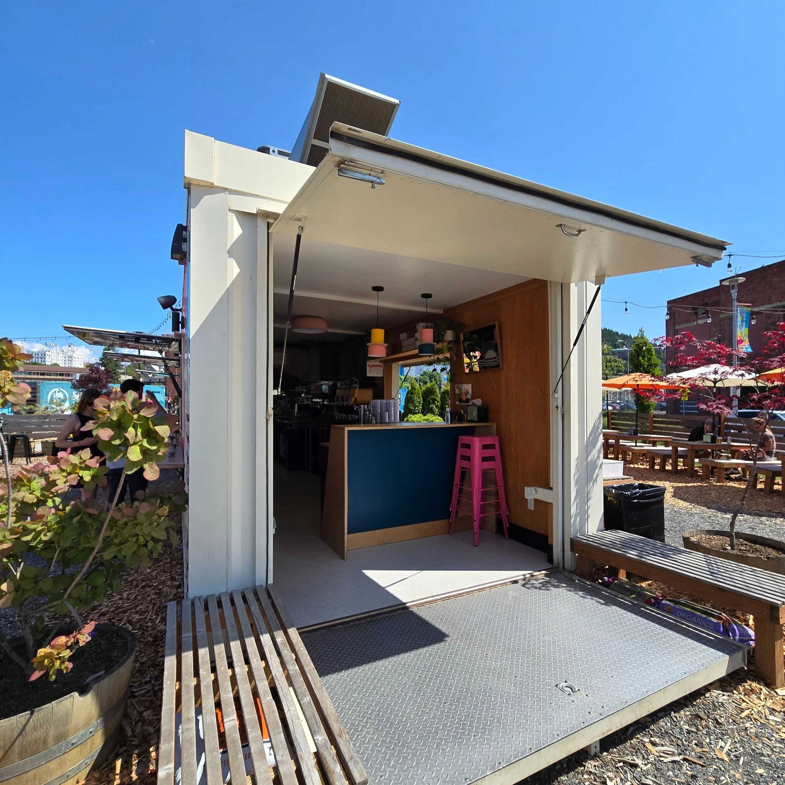 Eating at Rain and Shine Riviera Club at Trackside — The Bellingham Blog