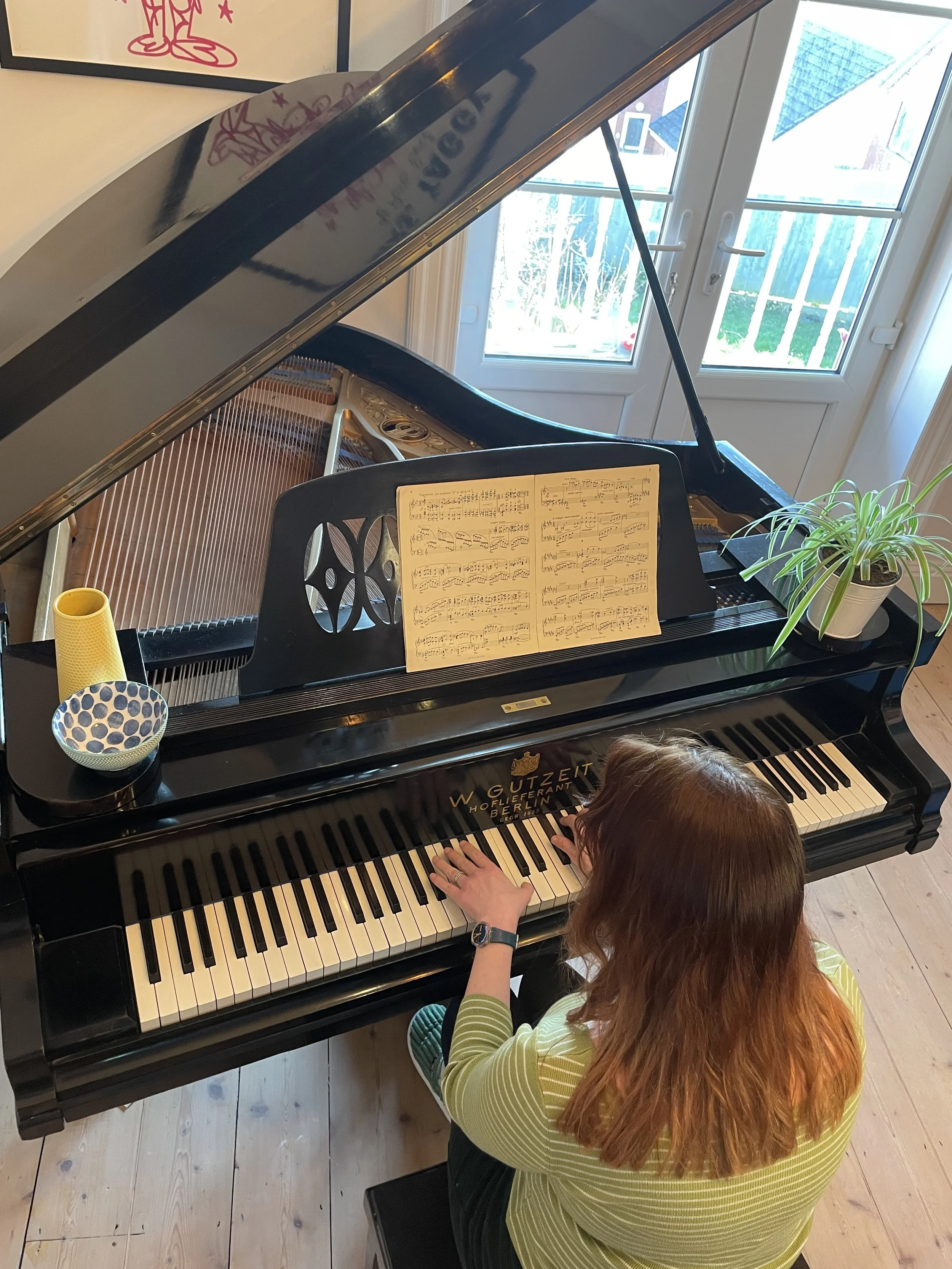 dot plays piano | Enhance Your Piano Skills Today Organist and Pianist