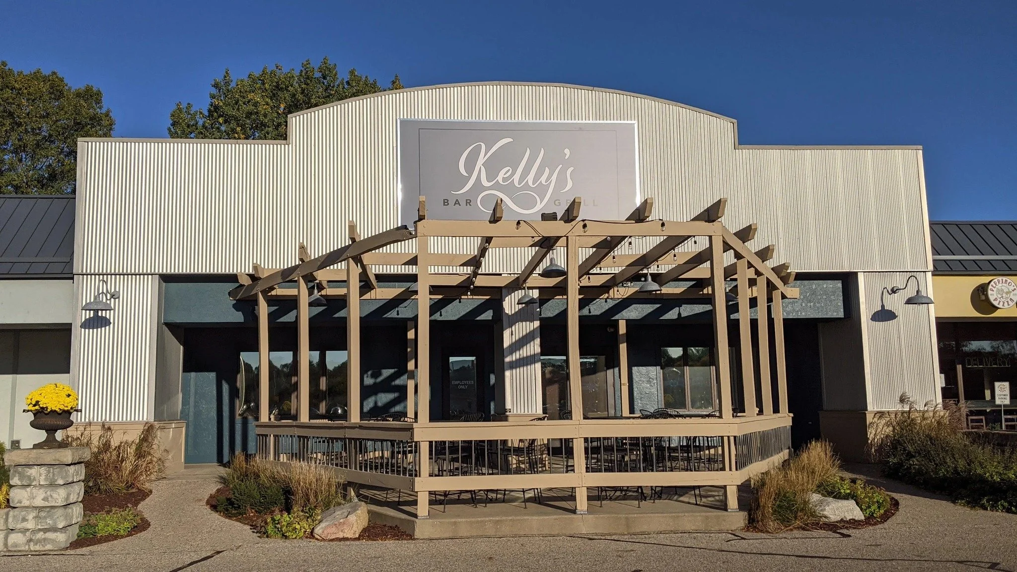 Kelly S Bar Grille And Entertainment Venue Discover Great Food Fun