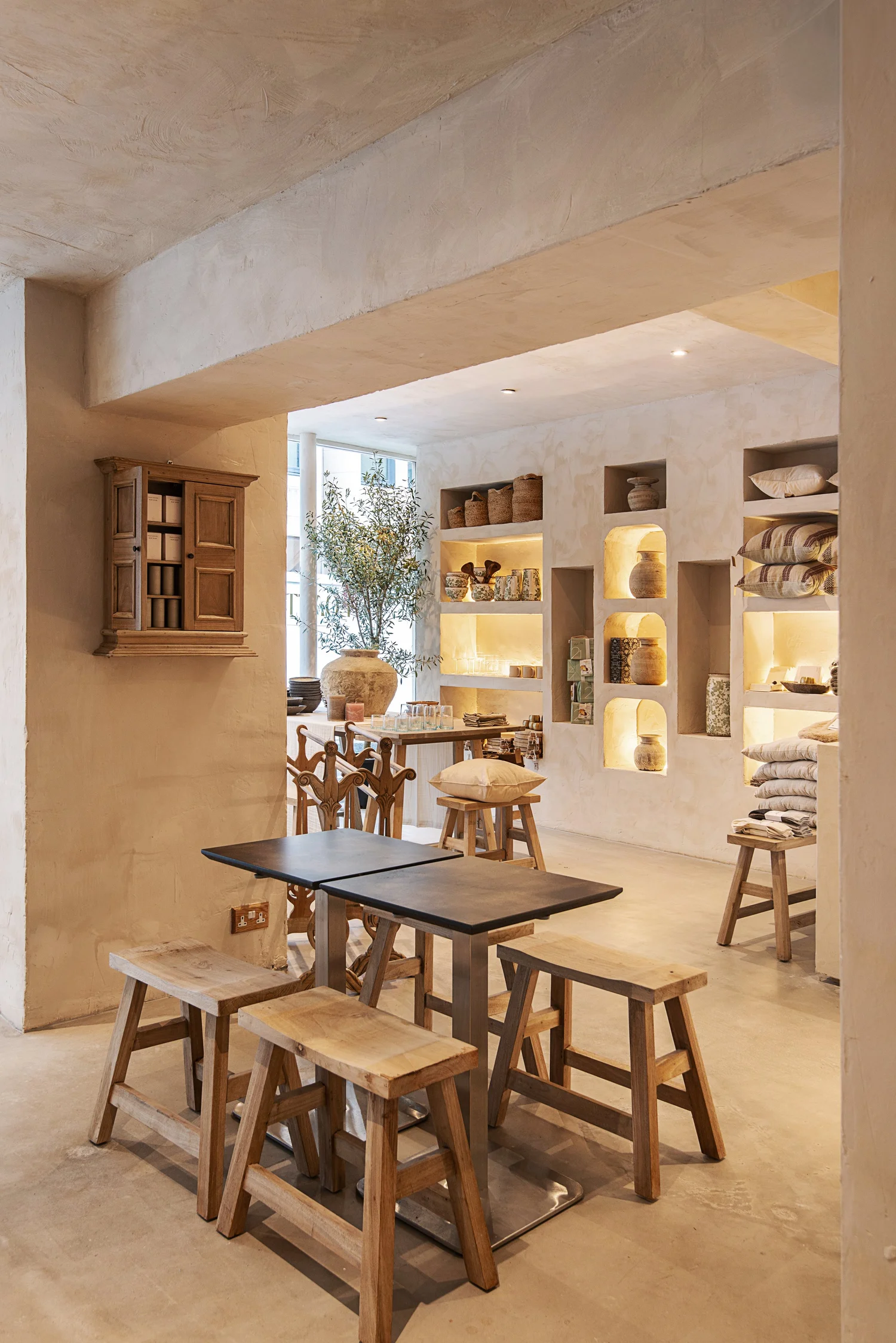 Locations — WOLFOX COFFEE