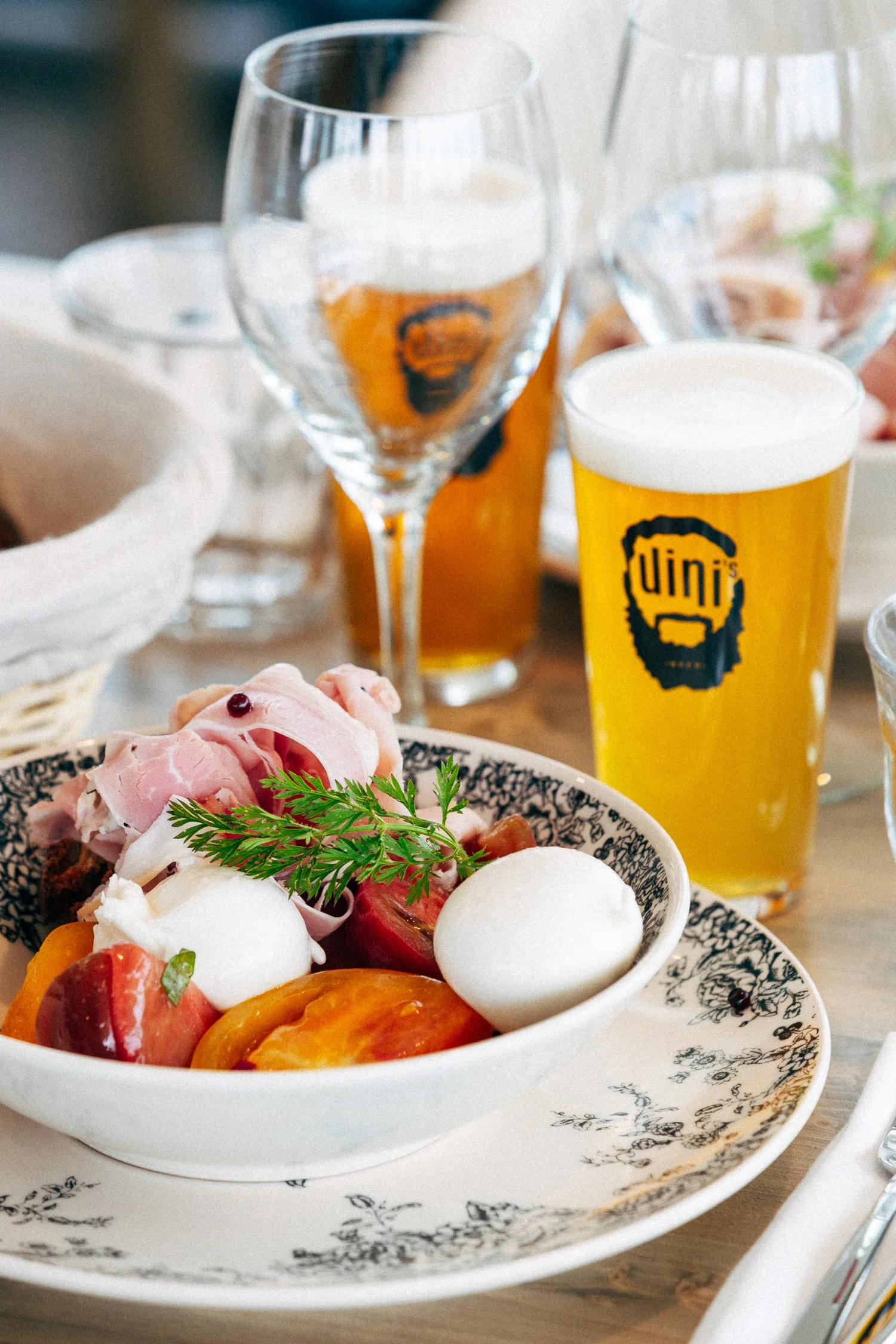 Le uini's | Restaurant & bar à bières