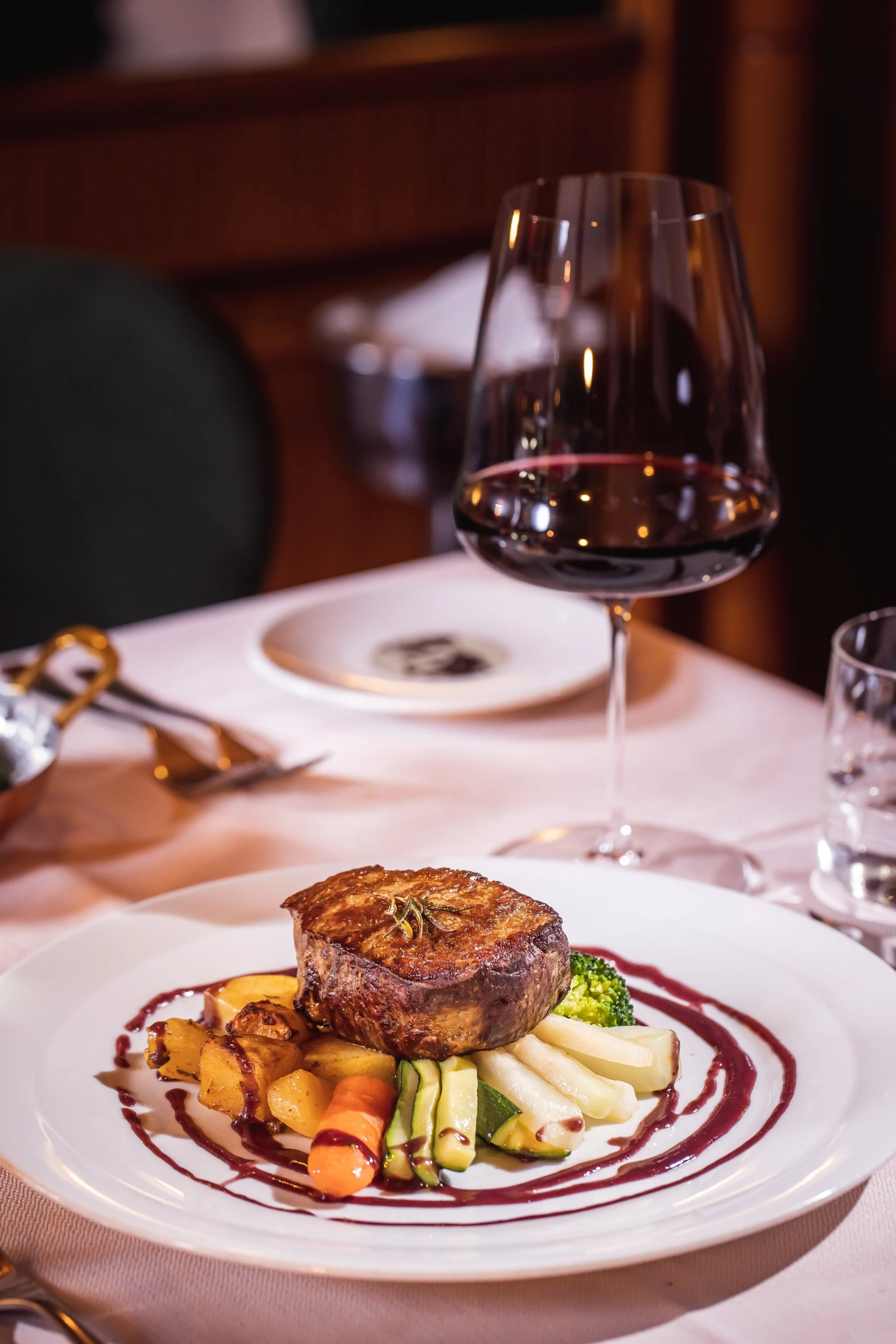 About | Genuss erleben – Jetzt reservieren — O/C Operncafé Charlot ...