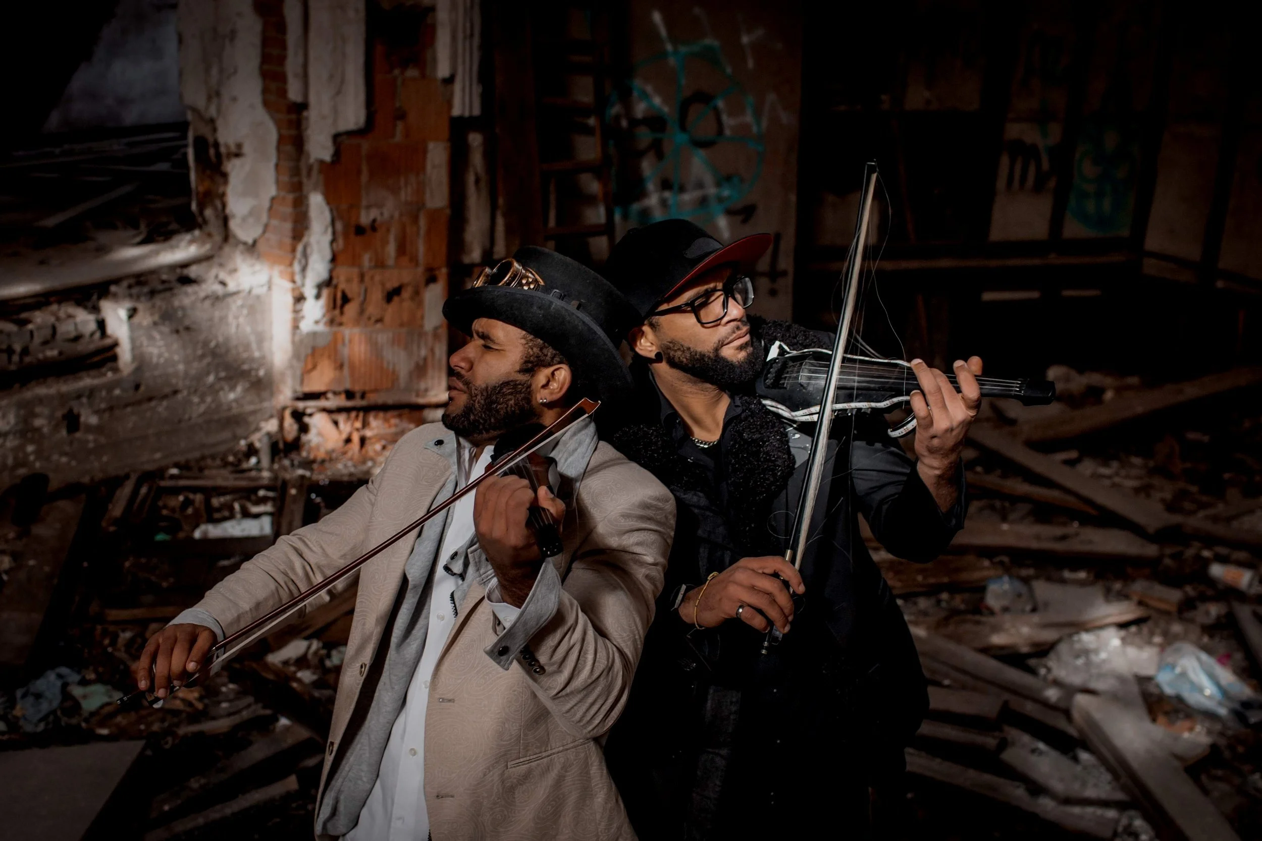 About The Violin Twins | Inspiring & Engaging Entertainment — B2wins ...