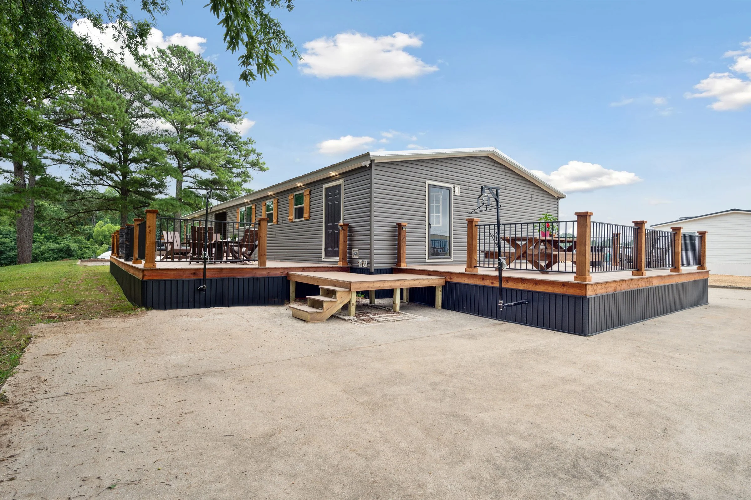 Bunkhouse XL — Bravo Basecamp