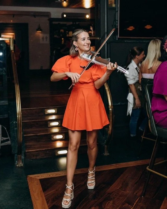 Nicole Lonergan — Susie Sheil Entertainment Agency