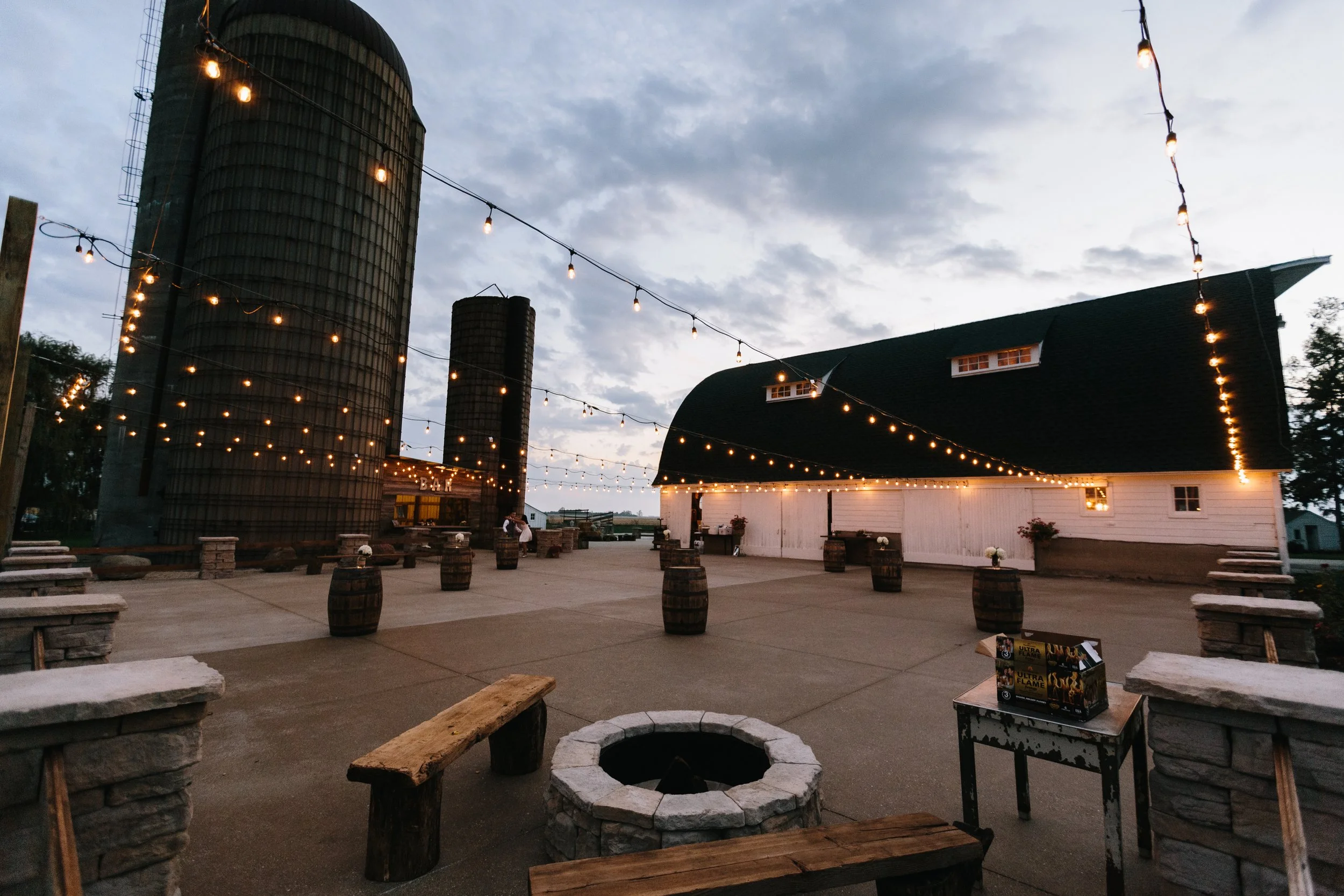 Illinois Barn Wedding Venue - Ashley Farm