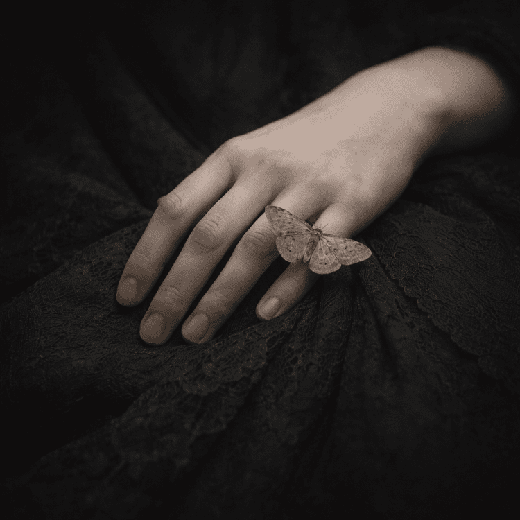 70 Gothic Writing Prompts for Teens: Dark Fantasy, Mystery, Atmosphere ...