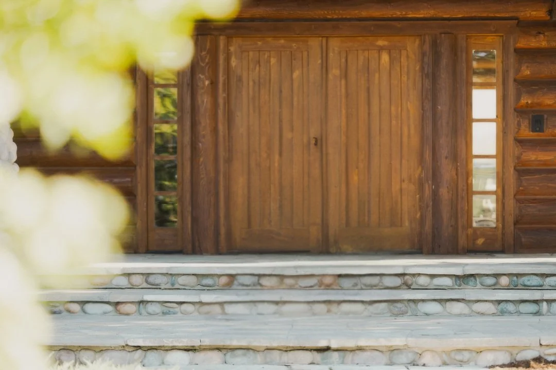 The Diamond Mustang Lodge | Experience Prairie Serenity