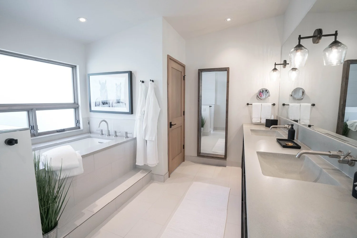 Amenities — Madison Double R