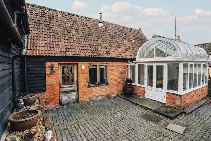 Aston Pottery | Book Your Pottery Experience Today