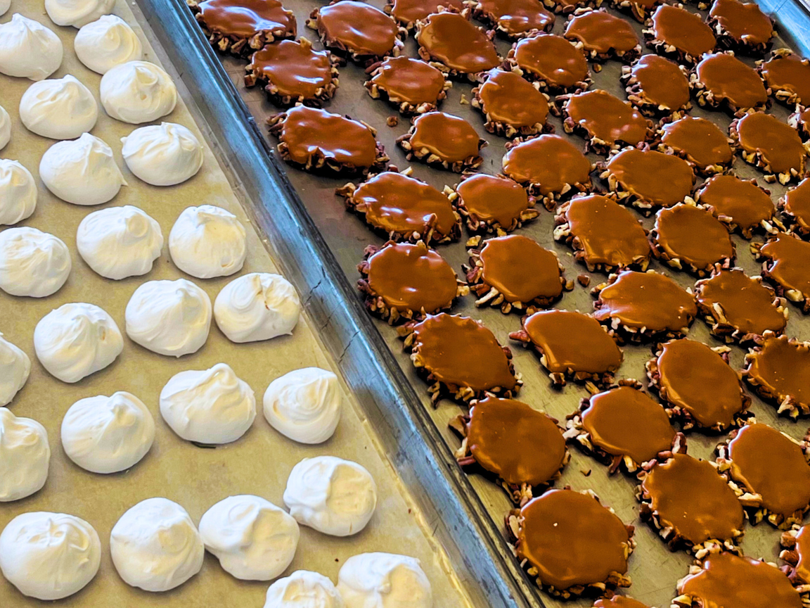 Aunt Mahalia's Homemade Candies Since 1939 - Downtown Gatlinburg
