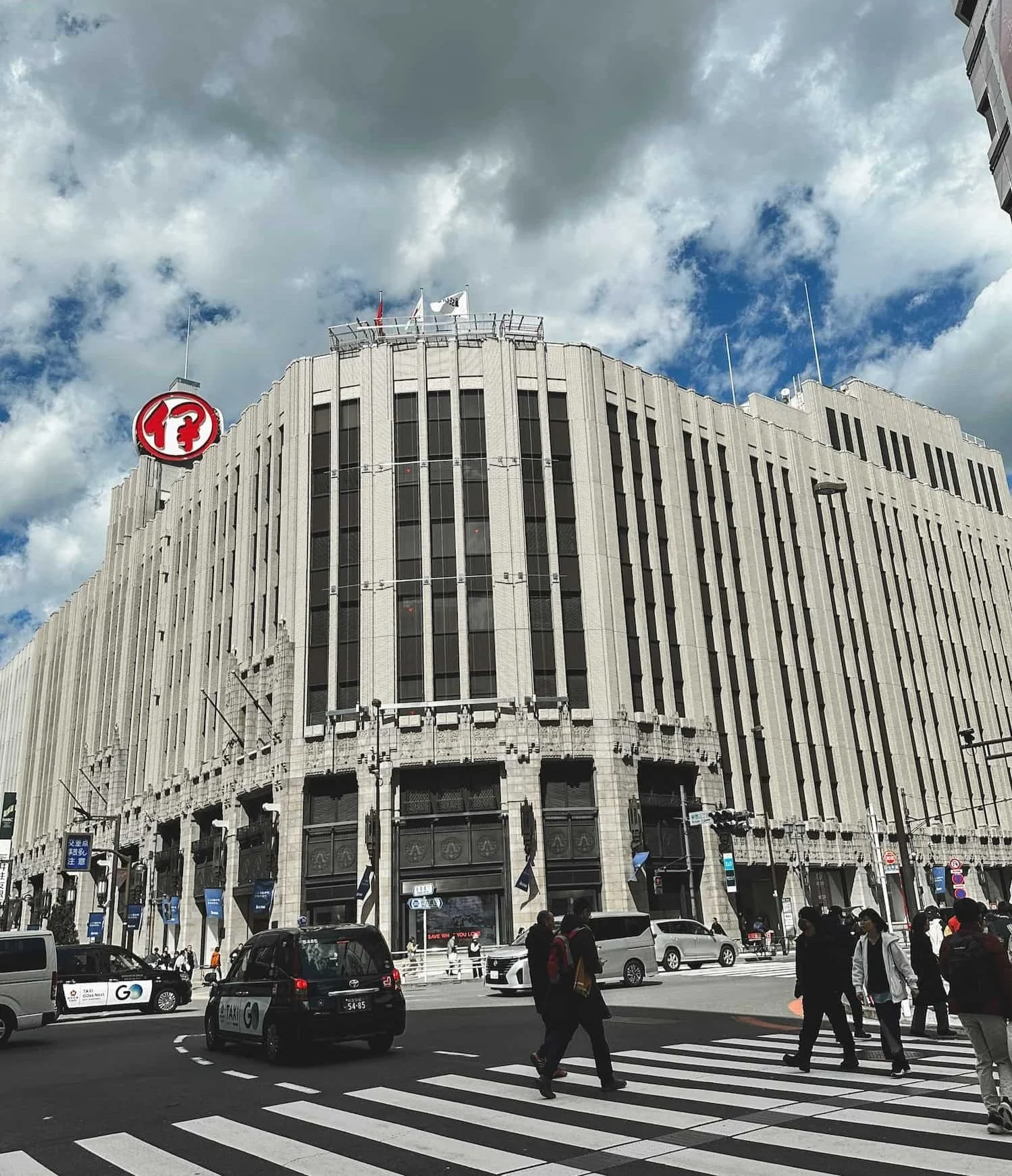 The Must-Visit Department Store in Shinjuku for Japanese Sweets, Style ...