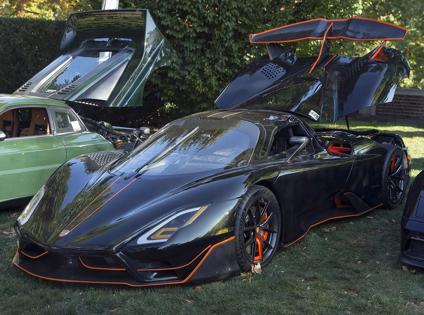 SSC Tuatara Striker & Aggressor: 2.200 PS Hypercar-Boliden für 2025 ...