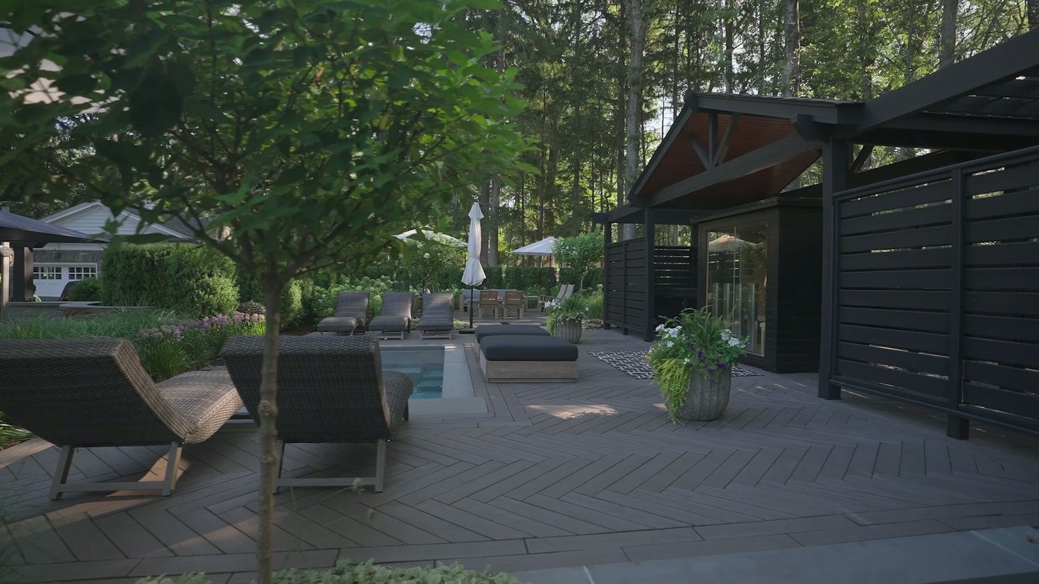 7 Landscape Design Tips for Incorporating an Outdoor Sauna Into Your ...