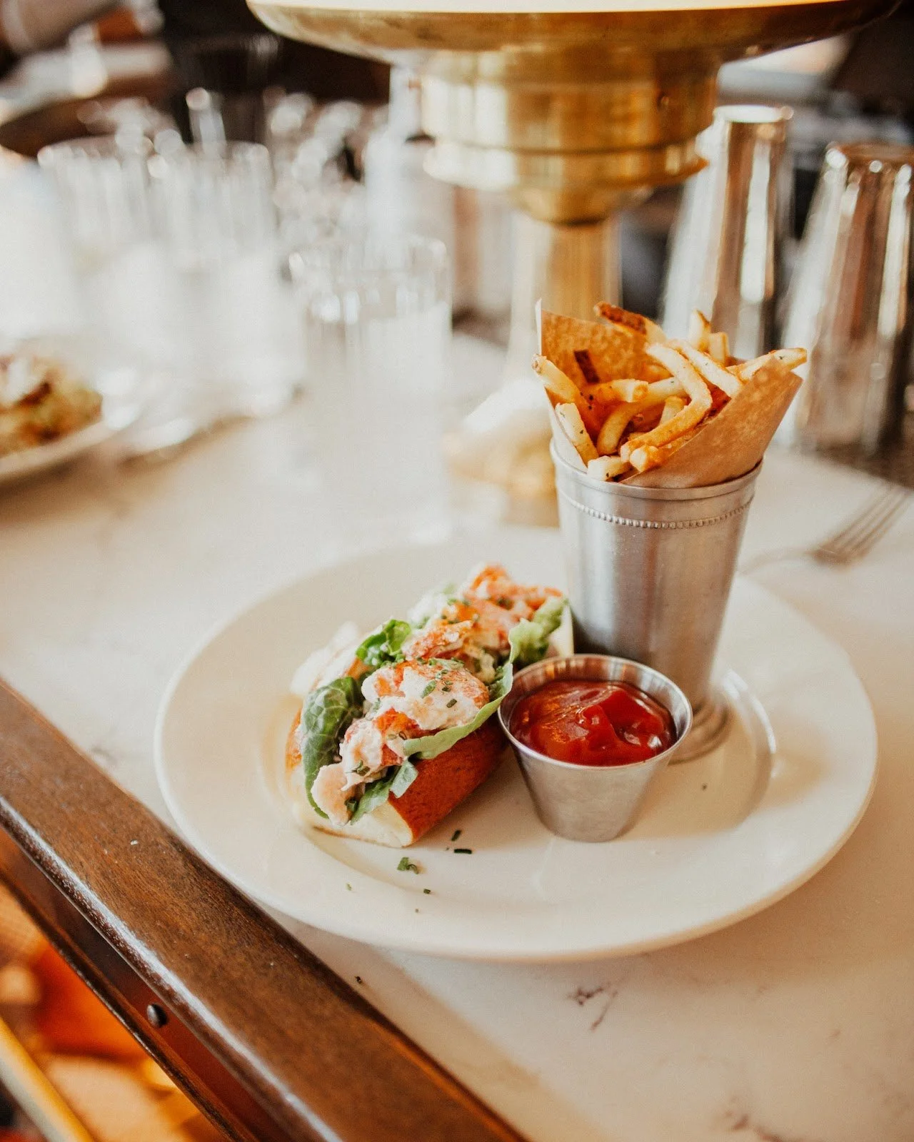Restaurants on Magnolia Street: The Must Try Walloon’s Lobster Roll ...